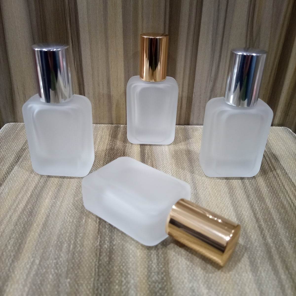 FROSTED CURVED PERFUME BOTTLE – Urchidamas Resources